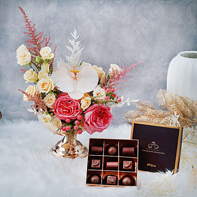Roseate and Belgian Chocolate Combo uae | Gift Roseate and Belgian ...