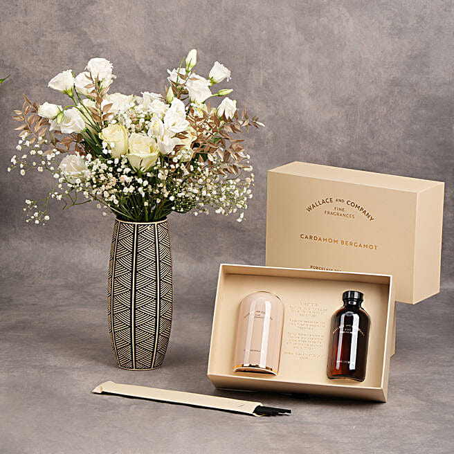Wallace & Co Reed Diffuser Nestled With Flowers uae | Gift Wallace & Co Reed Diffuser Nestled ...