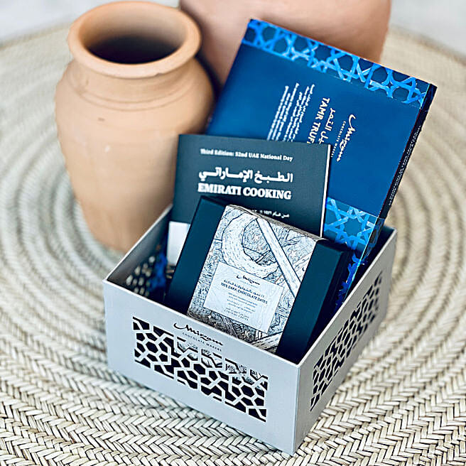 Emirati Kitab Hamper uae | Gift Emirati Kitab Hamper- FNP