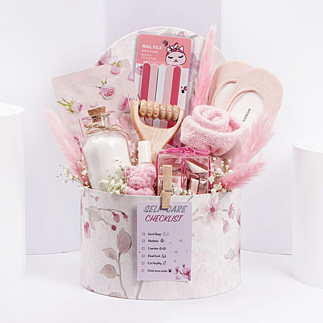 Ultimate Self Care Hamper uae | Gift Ultimate Self Care Hamper- FNP