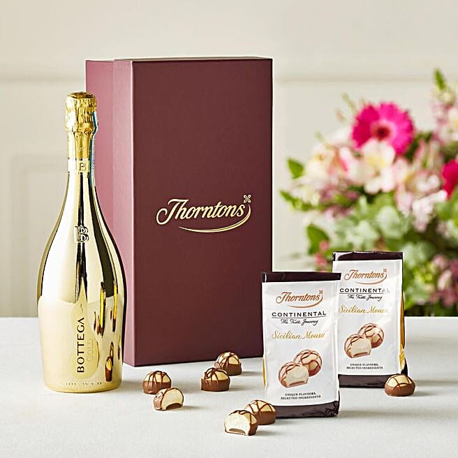 Prosecco and Chocolate Hamper uk | Gift Prosecco and Chocolate Hamper- FNP