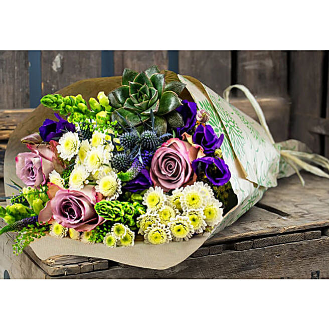 Mix Of Bold Roses And Daisies uk | Gift Mix Of Bold Roses And Daisies- FNP