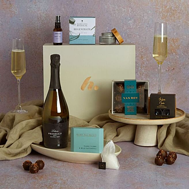 Luxury Pamper Hamper uk | Gift Luxury Pamper Hamper- FNP