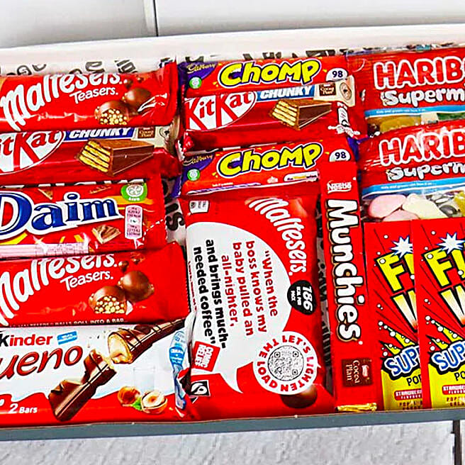 Red Chocolate & Sweets Letterbox Gift Hamper uk | Gift Red Chocolate ...