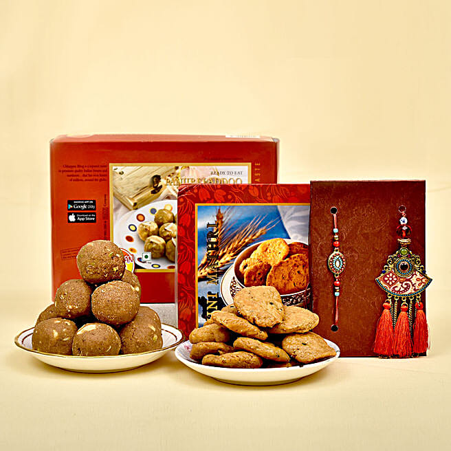 Bhaiya Bhabhi Rakhi And Edible Gift Combo usa | Gift Bhaiya Bhabhi ...